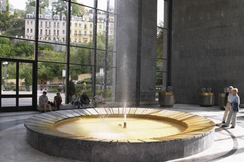 Prague: Karlovy Vary Tour with Lunch and Moser Museum Visit - Who Will Love This Tour?