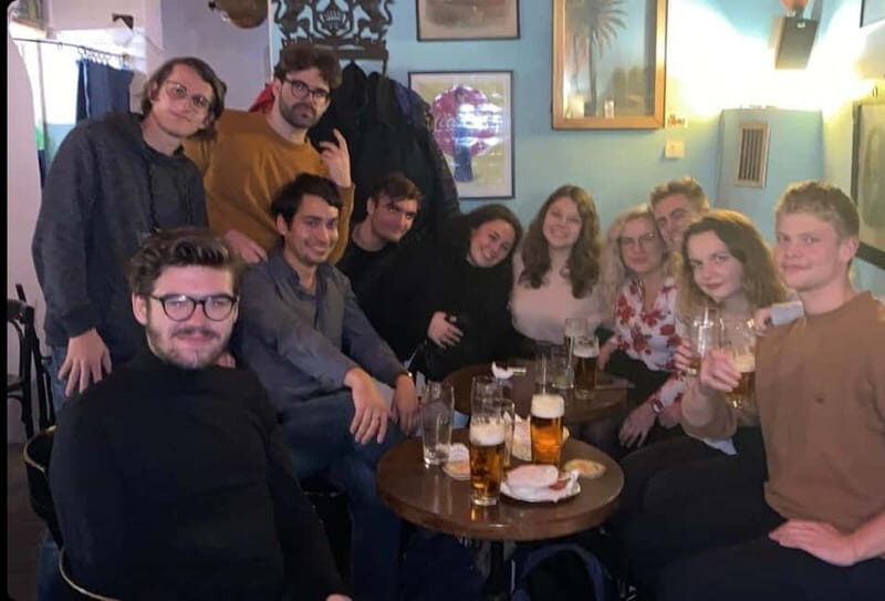 Prague: Local Neighborhoods and Pubs Walking Tour - The Pros and Cons