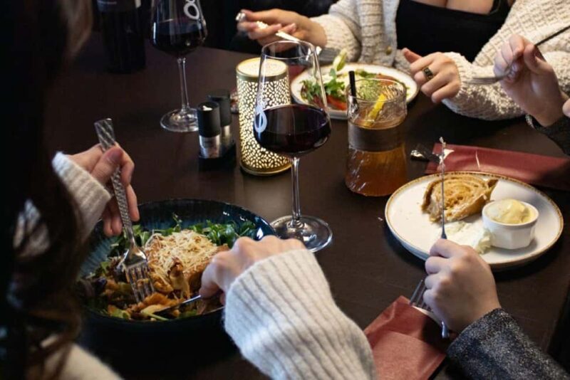 Prague: Lunch Cruise on the Vltava with 3-Course Menu - FAQ