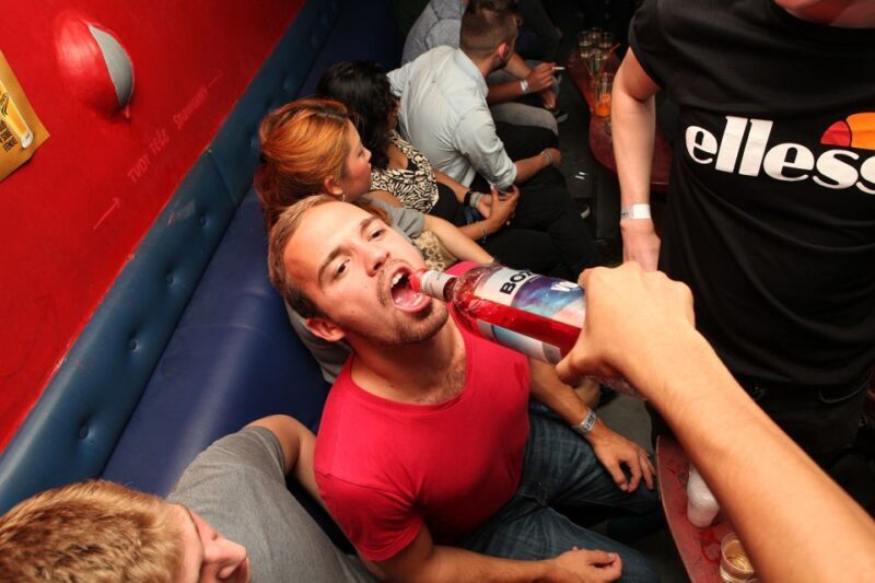 Prague: New Year's Eve Pub Crawl & Karlovy Lazne Club Entry - The Itinerary Breakdown: What to Expect