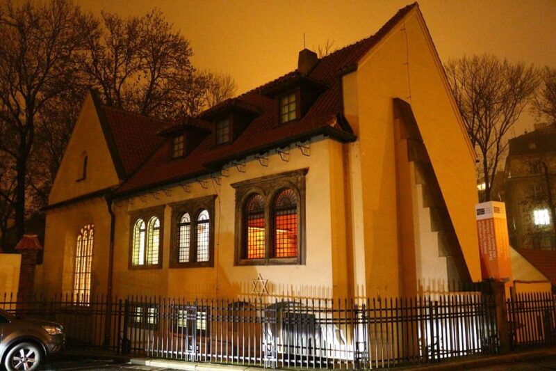 Prague: Old, New, and Jewish Towns Guided Walking Tour - Why This Tour Offers Great Value