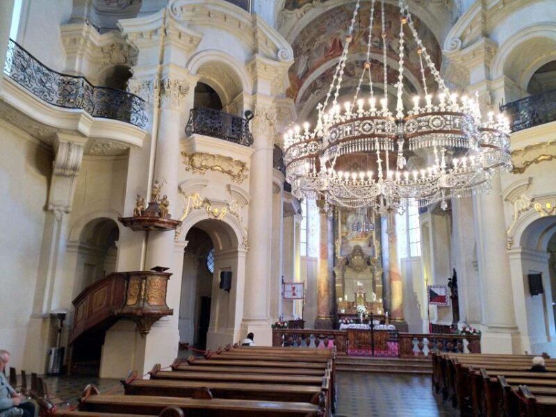 Prague: Old Town and Classical Concert Tour - Key Points