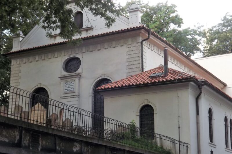 Prague: Old Town and Jewish Quarter Guided Walking Tour - The Experience: What Makes It Special