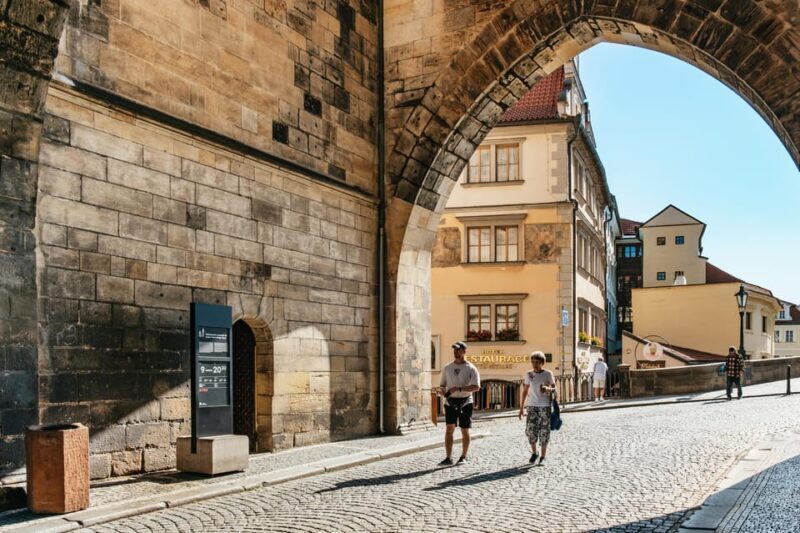 Prague: Old Town, Astronomical Clock and Underground Tour - FAQ