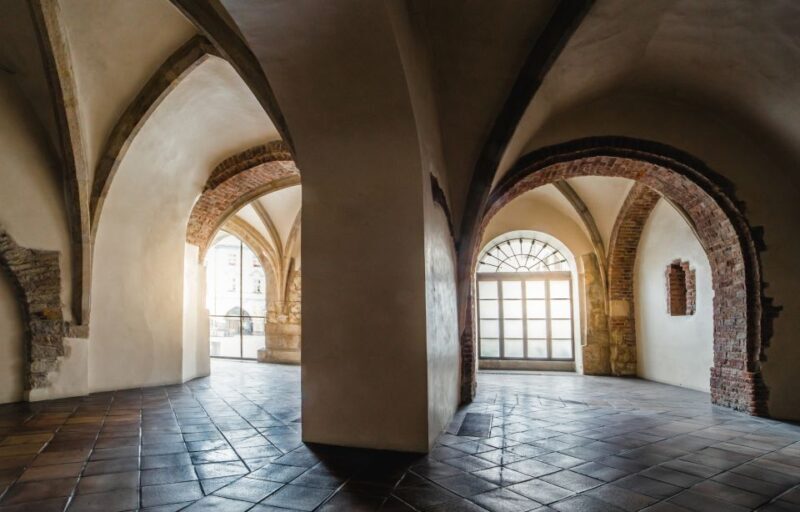 Prague: Old Town Hall Tower Entry Ticket - FAQs