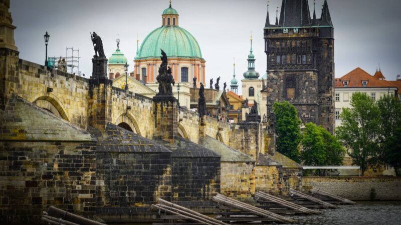 Prague: Old Town Highlights & Hidden Gems Guided Tour - A Detailed Look at the Prague Old Town Highlights & Hidden Gems Tour