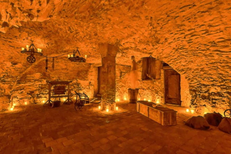 Prague: Oldtown, Medieval Underground & Dungeon History Tour - A Deep Dive into the Experience