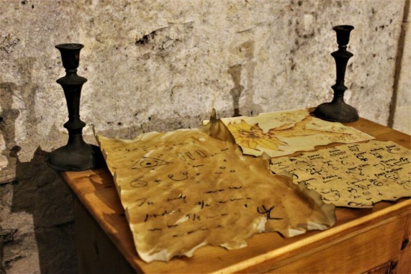 Prague: Oldtown, Medieval Underground & Dungeon History Tour - FAQ