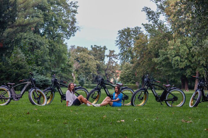 Prague on Stylish Retro styled E-Bike - Viewpoints & Sightseeing - FAQ