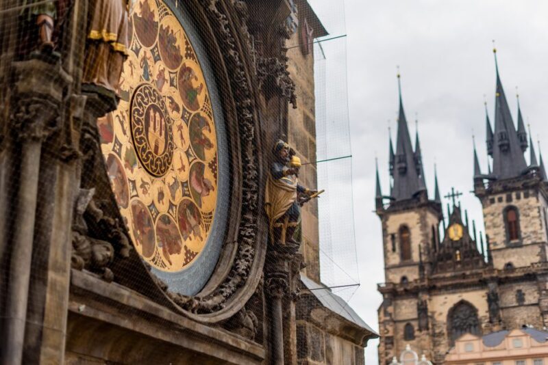 Prague: Prague Castle, Jewish Quarter, Clock Tower Admission - Exploring the Prague Highlights: An In-Depth Review
