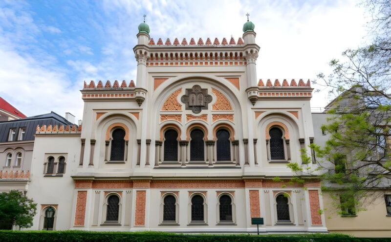 Prague: Prague Synagogues & the Jewish Cemetery Guided Tour - A Closer Look at the Tour Experience