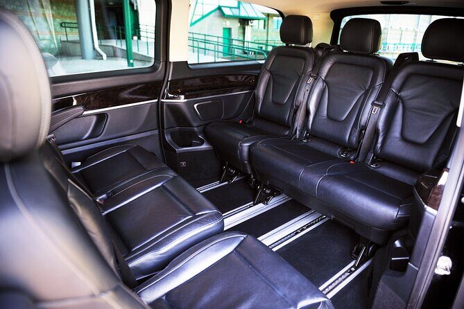 Prague Private Transfer to / from Prague Airport - Is It Worth the Price?