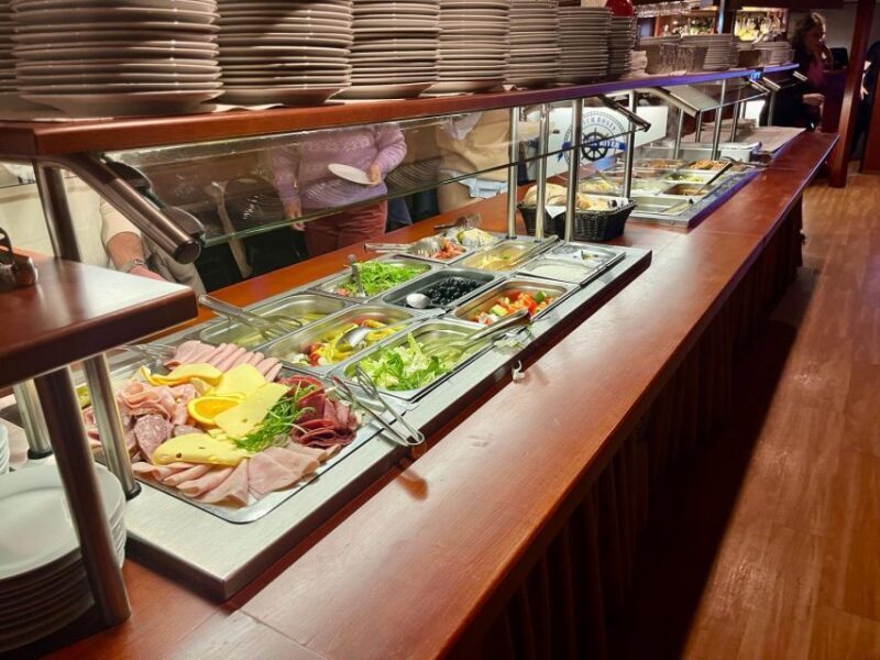 Prague: Sightseeing Boat Cruise with Buffet Dinner - Key Points