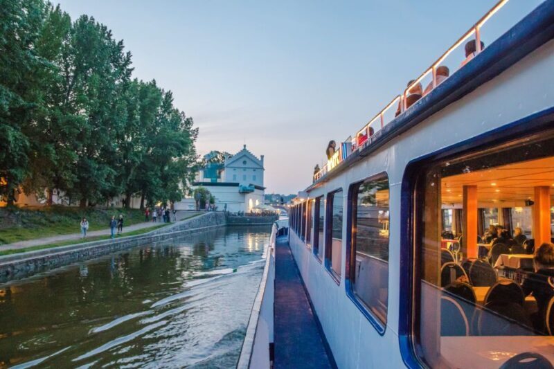 Prague: Sightseeing Boat Cruise with Buffet Dinner - The Experience: What You Can Expect on the Cruise