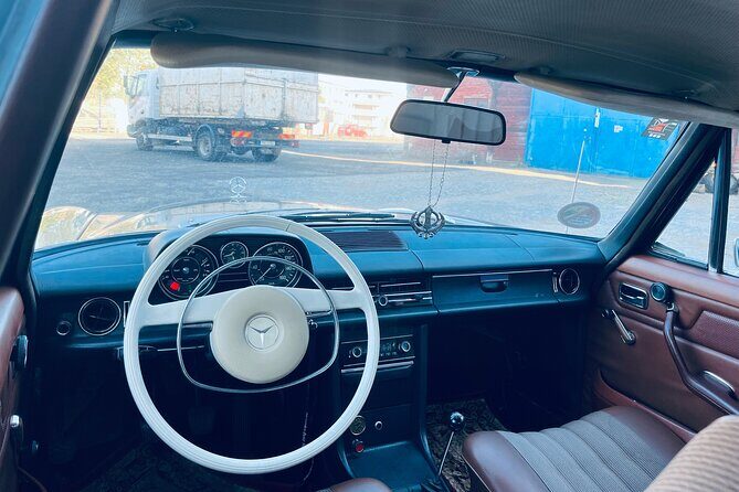 Prague Sightseeing Express Tour in Classic Car - An In-Depth Look at the Prague Sightseeing Express Tour