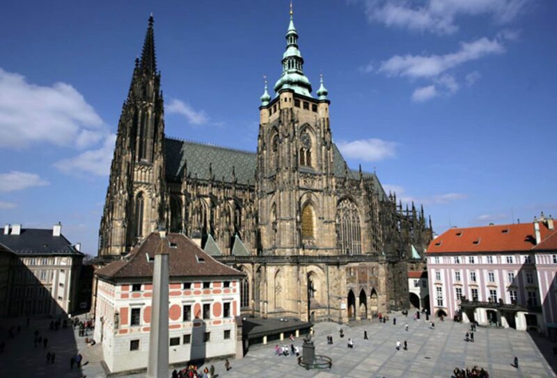 Prague: Stunning Viewpoints, Castle, City & Park Bike Tour - Practical Aspects and What’s Included