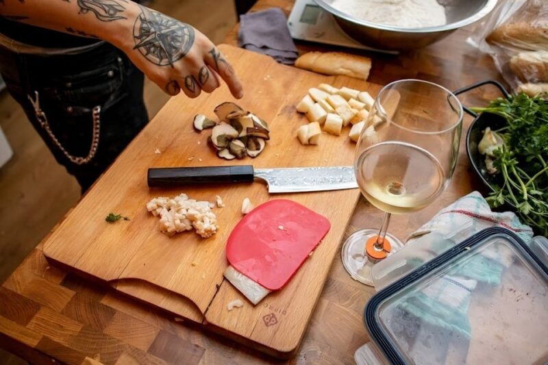 Prague: Traditional Czech Cooking Class with Market Tour - Key Points