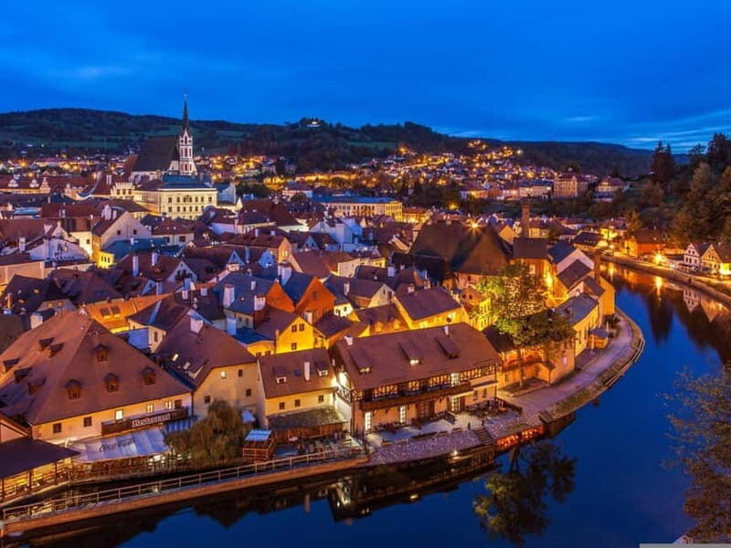Prague: Transfer to Vienna via fabulous Cesky Krumlov - More of Cesky Krumlov and Departure to Vienna  
