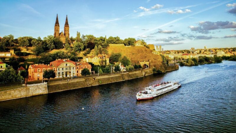 Prague: Vltava River Night Cruise with Buffet - What to Expect on the Cruise