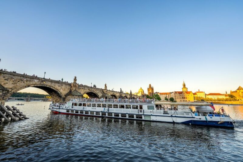 Prague: Vltava River Night Cruise with Buffet - Final Thoughts
