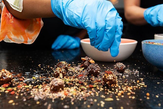 Praliné Rocher Chocolate making class in Paris (collective) - Key Points