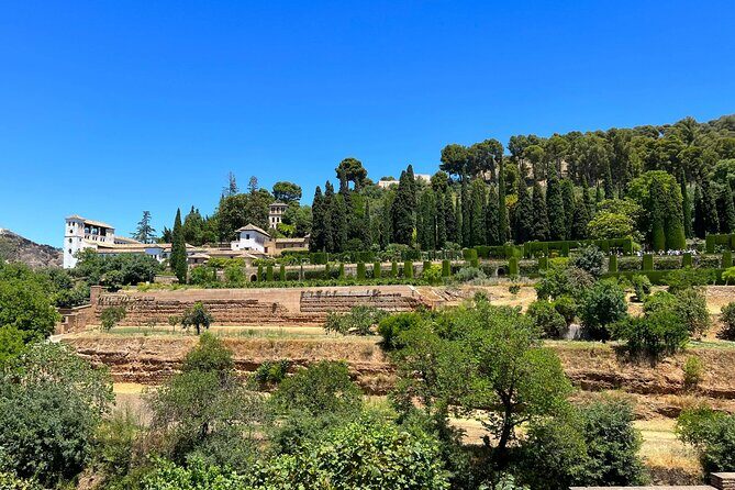 PREMIUM 2 Hour Alhambra and Generalife Tour + tickets - Authentic Experiences and Unique Insights
