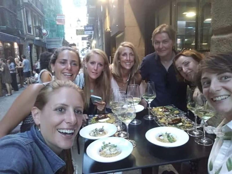 Premium Evening Pintxos Tour in San Sebastians Old Town - An In-Depth Look at the Pintxos Tour Experience
