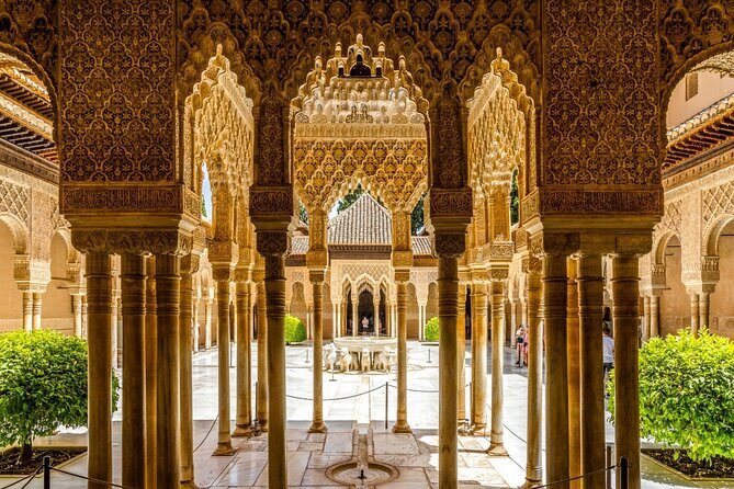 Premium Half Day Tour of the Alhambra of Granada + tickets - Key Points