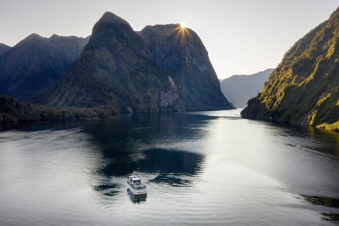 Premium Milford Sound Cruise Including Lunch - Introduction