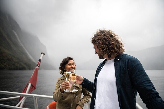 Premium Milford Sound Cruise Including Lunch - Key Points