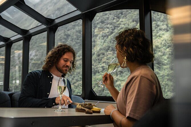 Premium Milford Sound Cruise Including Lunch - The Small Group Advantage