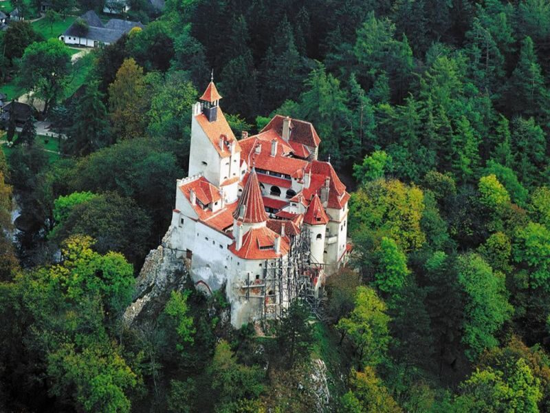 Premium Tour Bran & Peles Castle from Bucharest - Key Points  