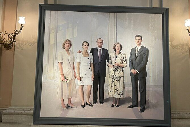 Premium Tour Royal Palace of Madrid : expert guide + no normal queue - Key Points