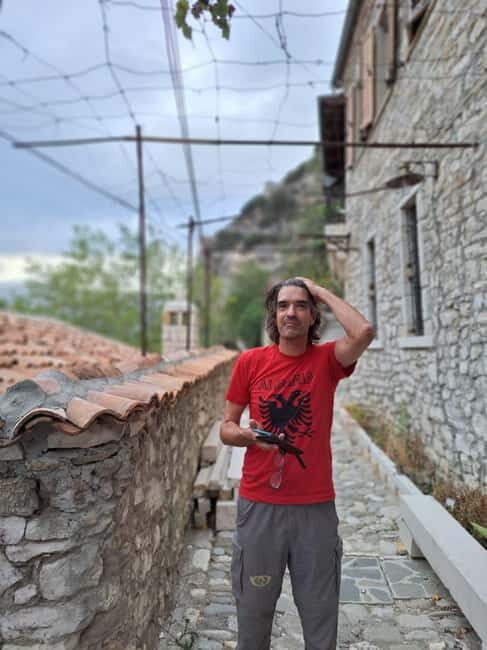 Premium Walking Tour of Berat with Expert Guides - Key Points