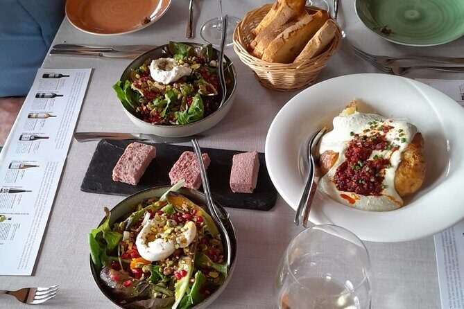 Priorat tour to 3 small wineries and hotel pick-up - FAQs