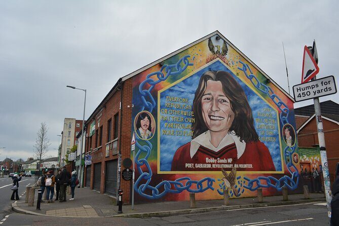 Private 1 Hour Belfast Taxi cab Tour - The Sum Up