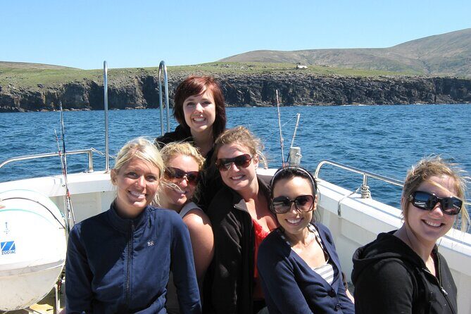 Private 1-Hour Guided Boat Tour in Dingle Peninsula - Key Points