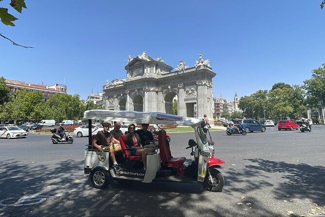 Private 1H Eco Tuk Tour in Madrid  Exclusive & Fun Experience - Why Travelers Love This Experience