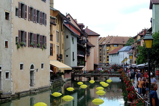 Private 2-hour Walking Tour of Annecy with official tour guide - The Sum Up