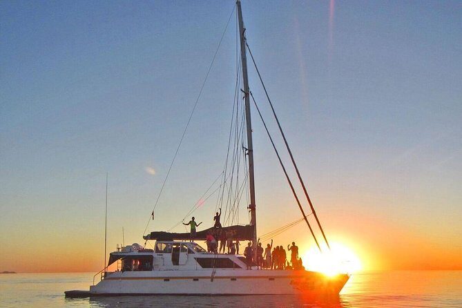 Private 2hr Yacht Hire Whitsundays - The Value for Money