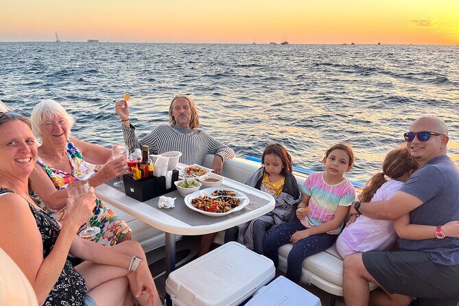 Private 3hr Yacht Cruise in Cabo San Lucas all included - FAQ