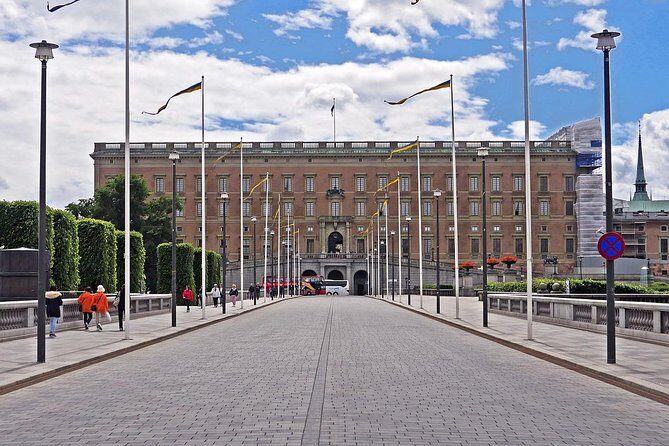 Private 4h VIP city tour by limousine car and guide in Stockholm - The Sum Up