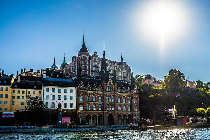 Private 4h VIP city tour by limousine car and guide in Stockholm - FAQ
