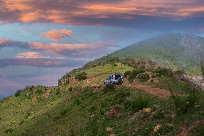 Private 4x4 Jeep Half Day - Picturesque Peaks, Vineyards, Skywalk - The Off-Road Experience and Personal Touches