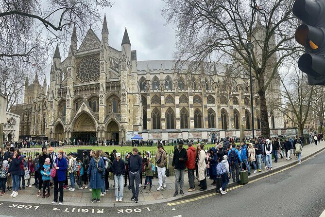 Private 5-Hour London Tour with Pickup  Explore Iconic Landmarks - FAQs