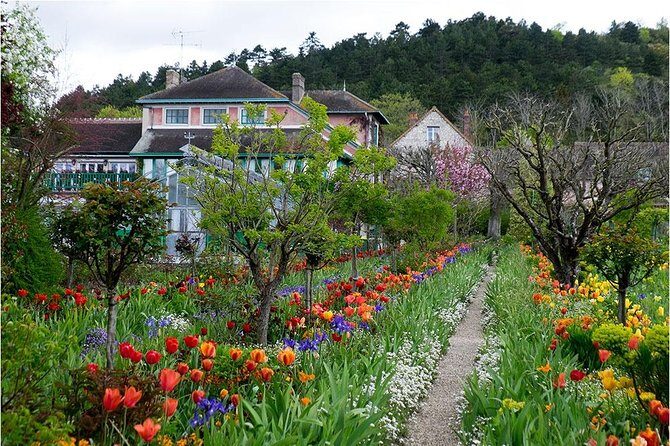 Private 5-hour Round Transfer to Giverny, Claude Monet museum from Paris - Who Would Benefit Most?