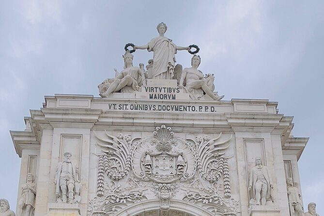 Private 6 or 10 Food Tasting and City Highlights Tour in Lisbon - Key Points