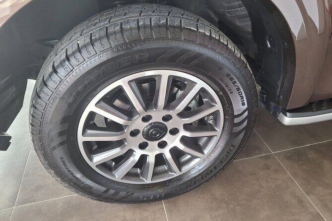 Private Airport Transportation Reliable, English, Rescue Copilot - The Road to Your Accommodation: Scenic, Safe, and Friendly