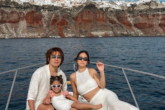 Private all included yacht Tour in Santorini - FAQ