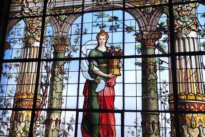 Private and Guided Tour to Chapultepec Castle with Transportation - Key Points